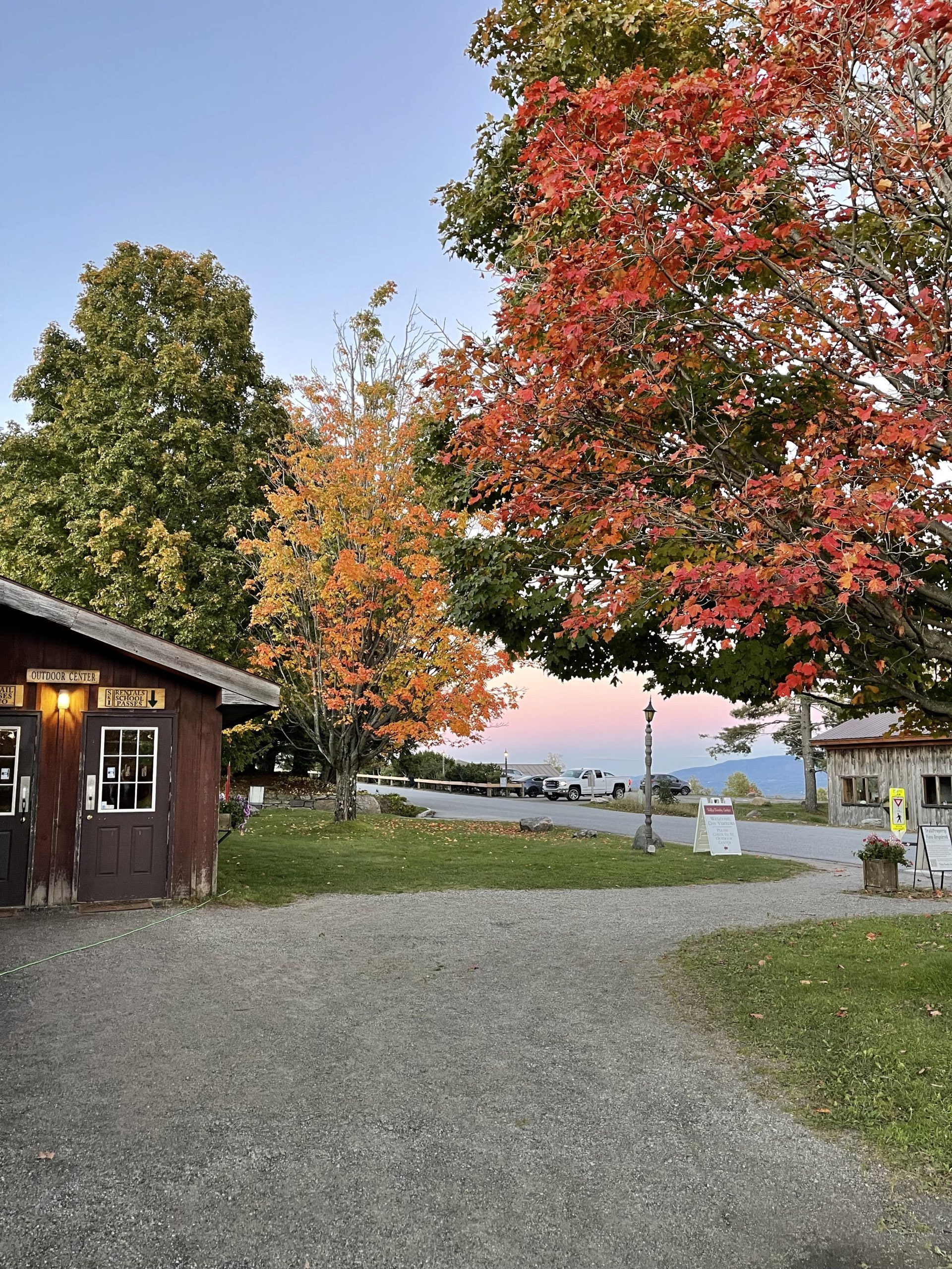 Best Dog-Friendly Places To Visit In Vermont In The Fall - Simply ...